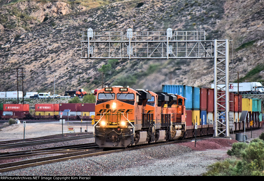 BNSF 8018